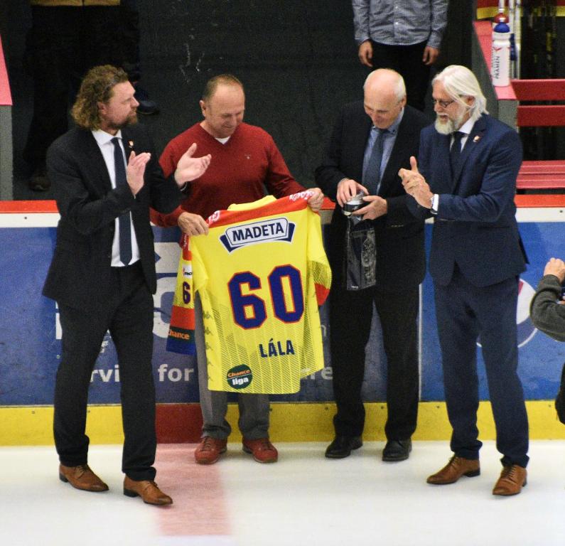 Legendární hokejový útočník Jiří Lála oslavil životní jubileum | Jižní ...