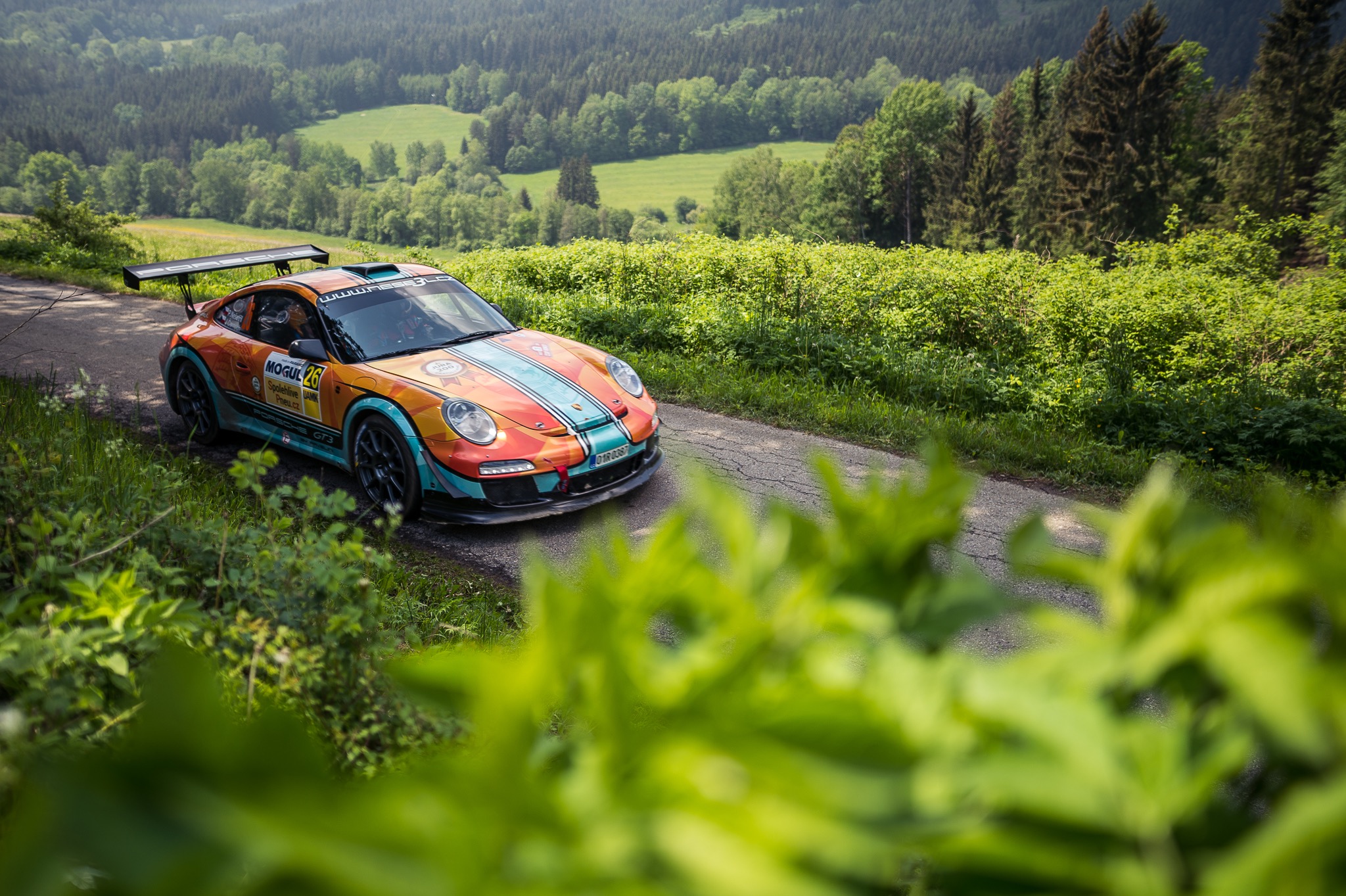Rychlá auta, skvělá podívaná. Dnes začíná oblíbená Rallye Český Krumlov ...