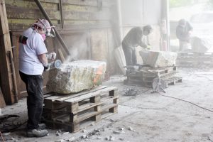V Plané nad Lužnicí vznikají mramorové sochy | Jižní Čechy Teď!