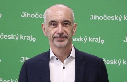 Naše Česko. Hejtman Kuba představil své nové hnutí | Jižní Čechy Teď!